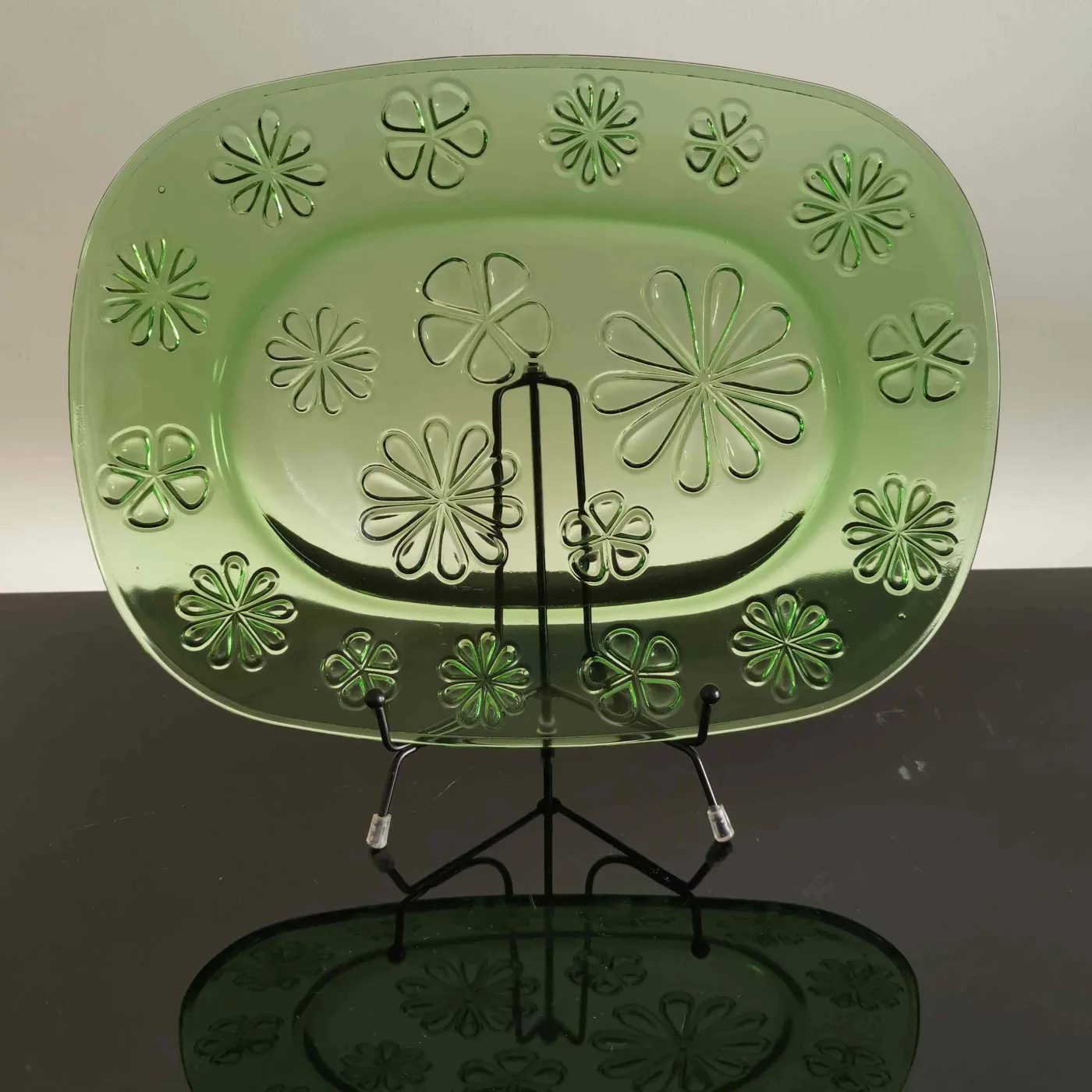 Plat rectangulaire en verre transparent vert Vereco